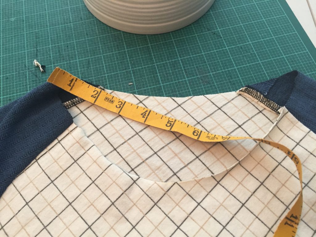 Measuring the neck hole – naomi.x